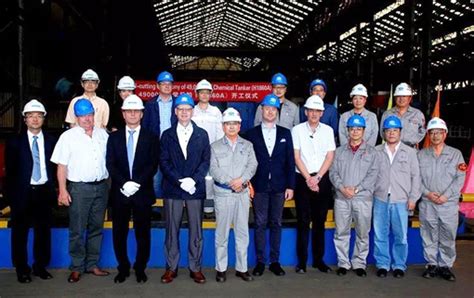 沪东中华承建的49万吨化学品船首制船开工