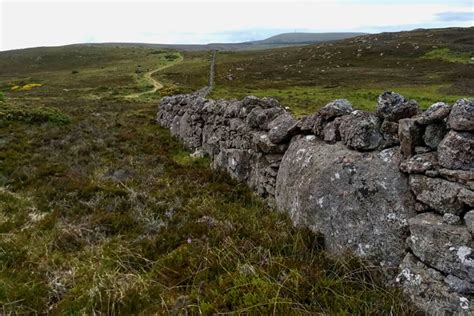 Orthostat In Dry Stone Wall Mick Garratt Geograph Britain And Ireland