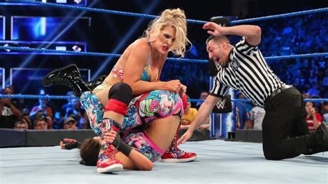 La Tanga De Bayley Wwe Elimina Esta Foto De Su Website