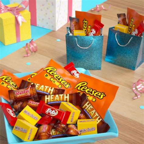 Hershey Assorted Flavored Snack Size Halloween Candy Party Pack 3504