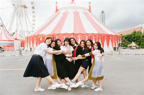 ถ่ายรูปรับปริญญา นอกรอบกลุ่ม 10 คน โรงเรียนอัสสัมชัญคอนแวนต์ Bankjaa