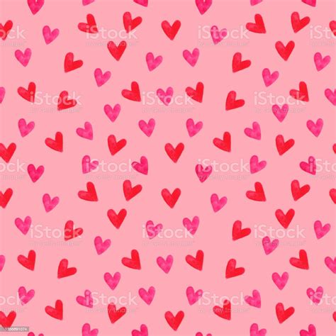 분홍색 배경에 분홍색과 빨간색 하트가있는 수채화 매끄러운 패턴 장식 및 디자인용 종이 엽서 직물 직물에 인쇄할 수 있습니다 삽화가에 대한 스톡 벡터 아트 및 기타 이미지
