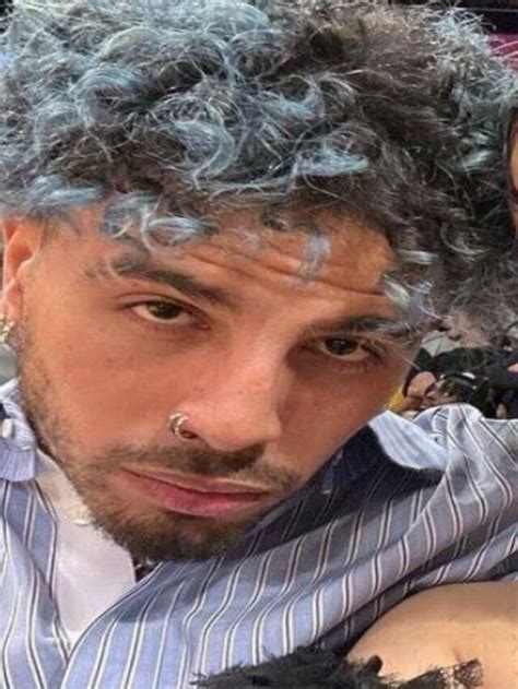Se Filtra Imagen De Rauw Alejandro Junto A Shakira Bañándose En Un Río