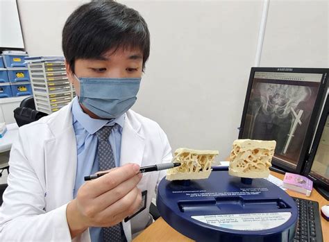 【世界骨鬆日】骨質疏鬆症成全球第2大流行病 4招教你儲存績優「骨本」