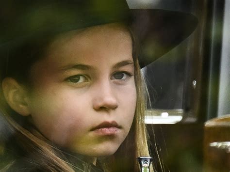 Ten Film Z Księżniczką Charlotte Instruującą Księcia Georgea Pokazuje że Jest Bardziej Jak