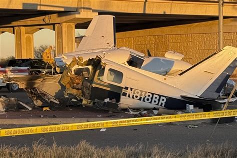 Propeller Plane Crashes Onto A Us Highway Video Newswire