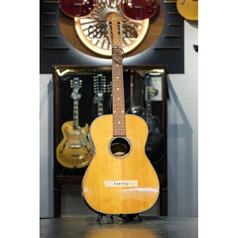 1952 Levin Model 24 Carmencita Natural