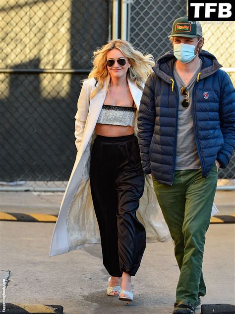 Meredith Hagner Nude Onlyfans Leaks Fappening Fappeningbook