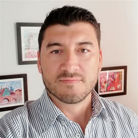 Juan Fernando Medellín Amigo a docente estás interesado a en