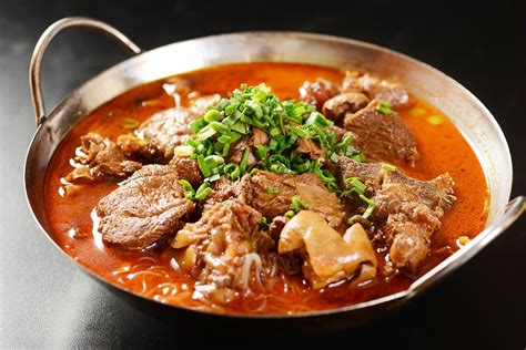 火锅牛蹄筋火锅脆皮肠火锅虾饺大山谷图库