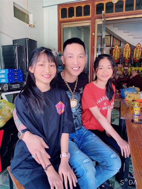 Huấn Hoa Hồng treo thưởng 100 triệu tìm con gái vợ tiết lộ tin nhắn