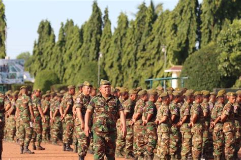 មេបញ្ជាការកងពលតូចថ្មើរជើងលេខ៥១ អញ្ជើញអប់រំចិត្តសាស្រ្ត និងផ្សព្វផ្សាយសភាពការណ៍ថ្មីៗ ដល់នាយ