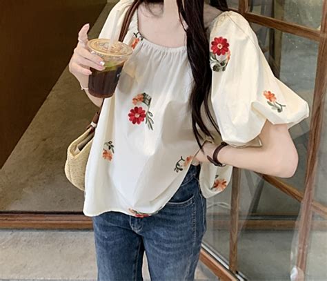 꽃자수 여름 반팔 블라우스 루즈핏 퍼프소매 블라우스 오프숄더 가능 에이블리