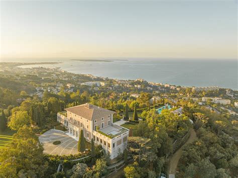 Château de la Croix des Gardes Rental in Cannes