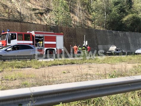 От последните минути Кола гори на АМ „Хемус“ преди София