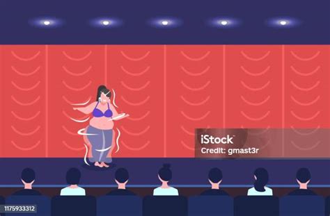뚱뚱한 과체중 소녀 배꼽 댄서 무대 비만 체중 감량 개념 현대 콘서트 룸 극장 홀 내부 전체 길이 평면 수평에 춤을 웃는 여자를