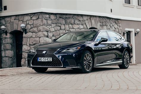 Download Vehicle Lexus Ls 500h 4k Ultra Hd Wallpaper