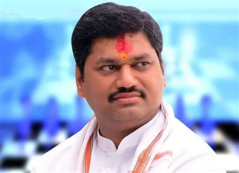 Maharashtra Minister Dhananjay Mundes Wife Escapes Unhurt After Car