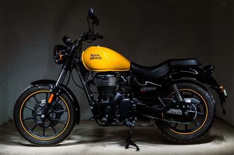 Royal Enfield Meteor 350 Fireball Yellow Motorcycle