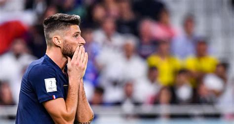 Equipe de France Giroud s est fait chambrer par Ozil pour avoir imité