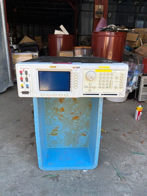 N8。fluke 9100 Calibration Systemフルーク ユニバーサル校正器 9100。ジャンク品。youtu