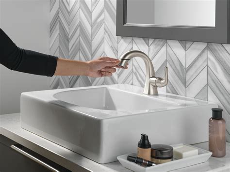 Single Handle Pull Down Bathroom Faucet In Spotshield Brushed Nickel