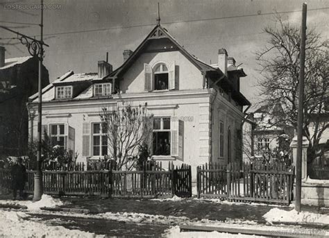 Едноетажна къща типична за столичната архитектура от началото на ХХ век София ул Шипка № 19