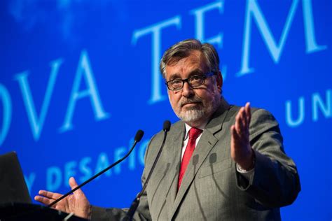 Alejandro Guillier En Enade 2017 No Podemos Seguir Haciendo Más De Lo