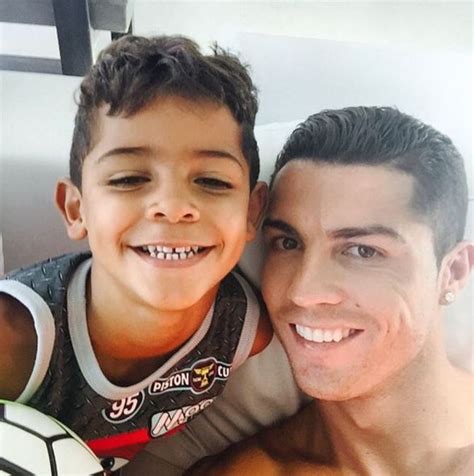 La Femme De Cristiano Ronaldo Et Son Fils