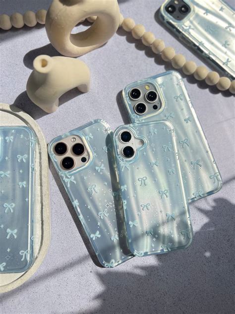 قاب طرح پاپیون آبی گوشی آیفون 16 پرومکس