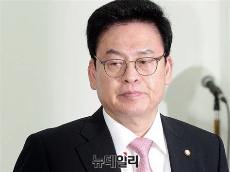 포토 비상대책위원회의 참석하는 정우택 Save Internet 뉴데일리
