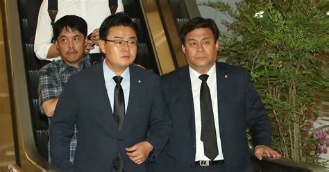 故 노회찬 정의당 원내대표 빈소 찾은 김성원 김선동 자유한국당의원