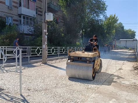 Конечная остановка автобусов у входа в подземку к станции Сызрань-1 ...