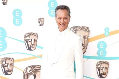 Love Is Blind Uk Is Coming To Netflix And They Re Looking For British Singles Plymouth Live