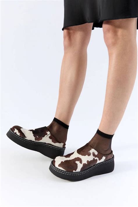 Style [3 апр 2024 в 13 24] Цвета обуви этой весны🔥 Уже давно обувью стараются подчеркнуть весь