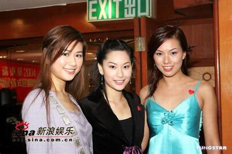 组图：2004年香港小姐冠亚季军低胸装出席晚宴影音娱乐新浪网