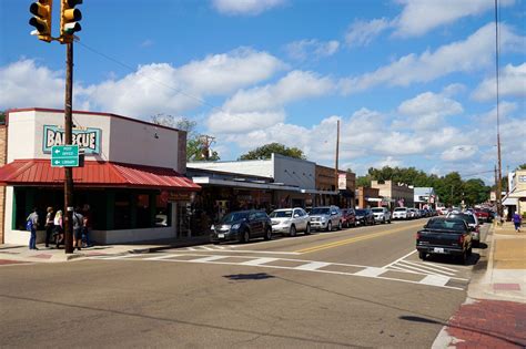 10 Small Towns In Texas That Time Forgot Off The Beaten Track In