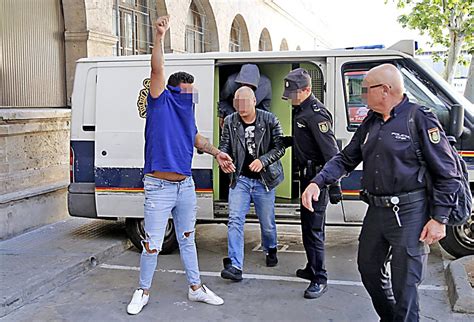 Detenidos Dos Okupas Por Extorsionar Al Promotor De Un Edificio De Palma