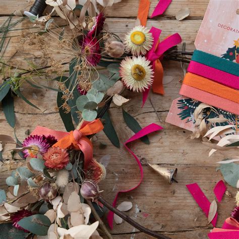 How To Make A Festive Wreath With Lotts And Lots Talking Tables Uk
