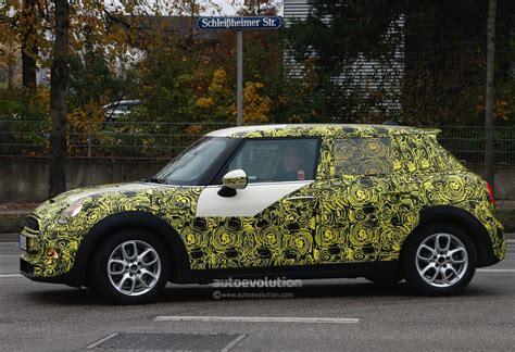 Spyshots 5 Door Mini Cooper S Hatch Strolls Into View Autoevolution