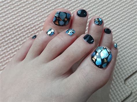【ネイルシールの貼り方】持ちを良くするコツは貼る前が大事！