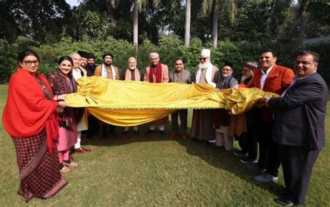 ਪ੍ਰਧਾਨ ਮੰਤਰੀ ਨੇ ਅਜਮੇਰ ਸ਼ਰੀਫ ਦਰਗਾਹ ਵਿੱਚ ਖਵਾਜਾ ਮੋਇਨੁਦੀਨ ਚਿਸ਼ਤੀ Khwaja
