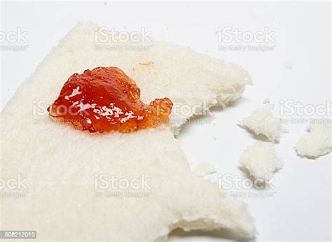 절편을 식빵 흰색 바탕에 흰색 배경 0명에 대한 스톡 사진 및 기타 이미지 0명 빵 사진 이미지 Istock