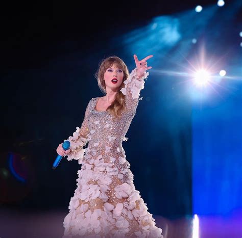 Taylor Swift 火大了！為了保護粉絲「怒嗆保安」的影片瘋傳，氣到不惜為此中斷演唱會 A Day Magazine