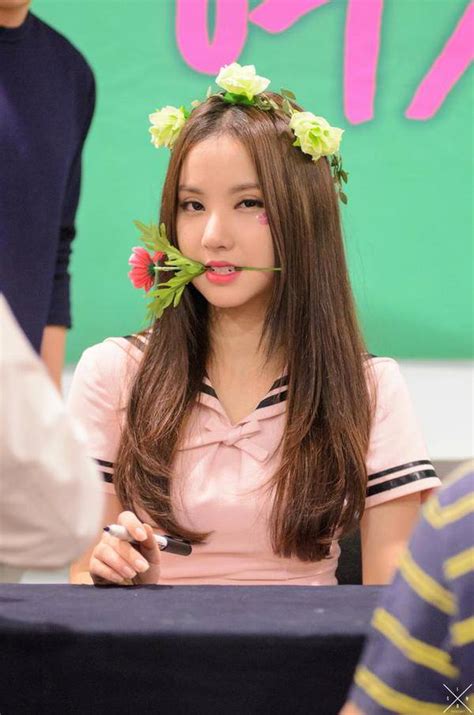 Cute 15 Adorable Moments Of Gfriend At Fansign Event Daily K Pop News Latest K Pop News