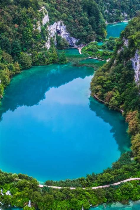 A Walk Through Here Would Be So Peaceful 😍 At Plitvice Lakes National