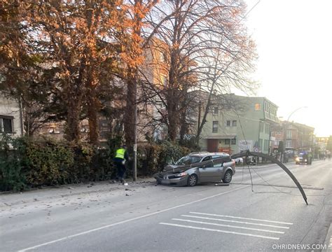 „Рено“ удри во бетонски столб Градска редакција
