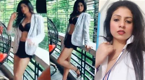 Mohammed Shamis Wife Hasin Jahan Wears Sexy Lace Lingerie With