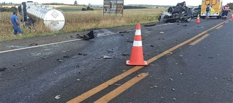 Motorista Morre Após Carro Bater Em Caminhão Na Br 369 Oeste E