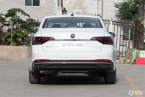 【速腾2023款200tsi 双离合飞越版正后水平汽车图片 汽车图片大全】 易车